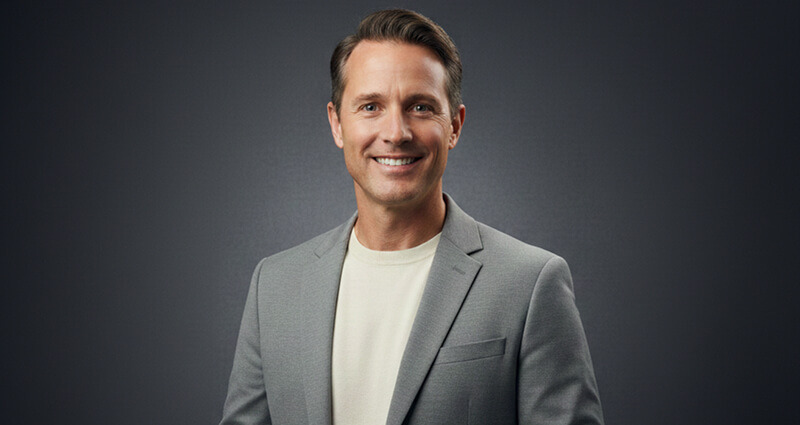 Black Background Headshot- Why Top Professionals Choose Dark Backgrounds